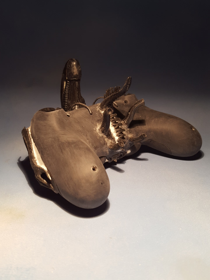 Check Out This Terrifying Alien: Covenant Themed PS4 Controller - Gameranx