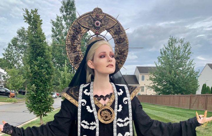 Cosplay Spotlight: Resident Evil Village Mother Miranda - Phaseknight ...