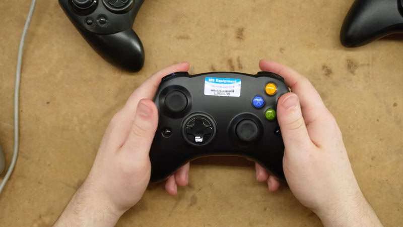 YouTuber Uncovers A Rare Xbox Controller Prototype - Gameranx